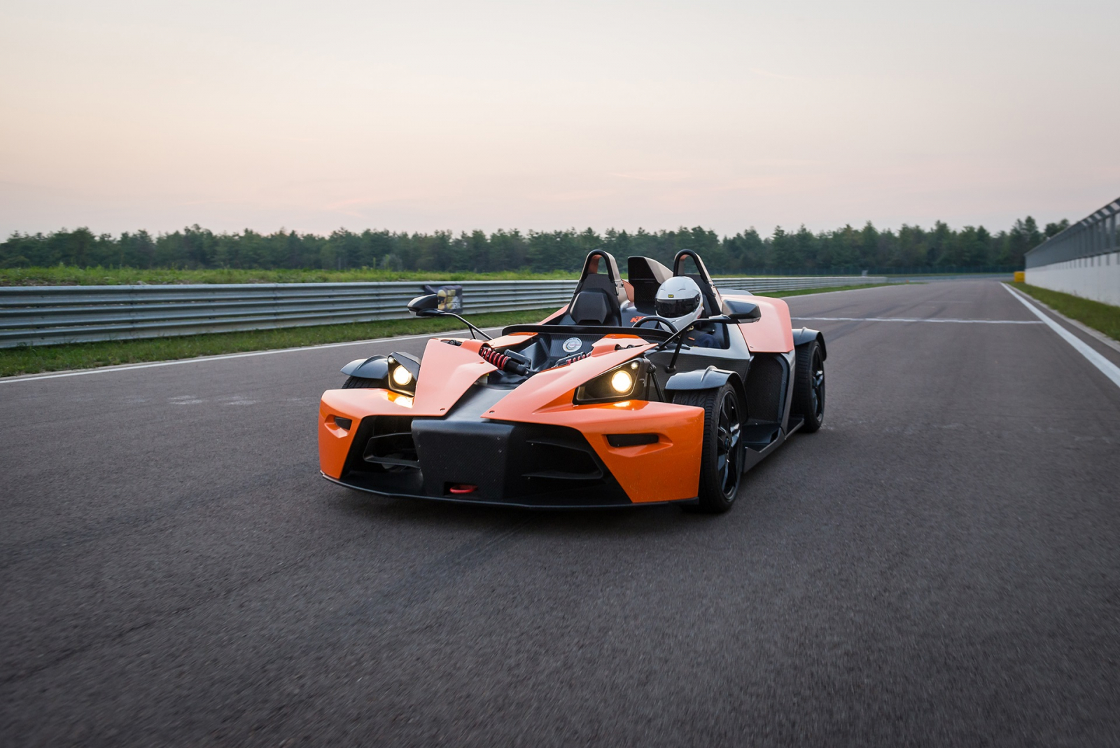 Emocjonujący pojedynek Ariel Atom i KTM X-BOW